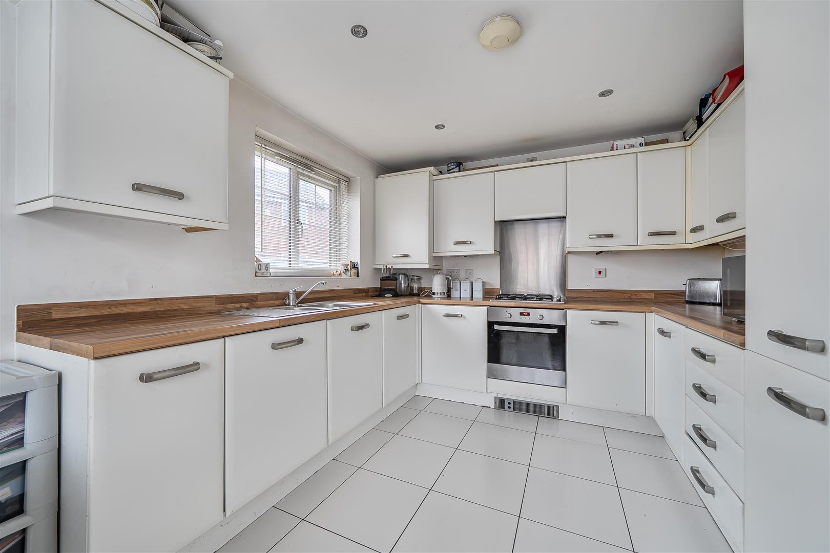 4, Weir Crescent, Kidderminster, DY11 7AX | Estate Agents & Auctioneers